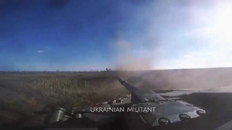 Ukrainian Tank Participates in Battle Near Bakhmut