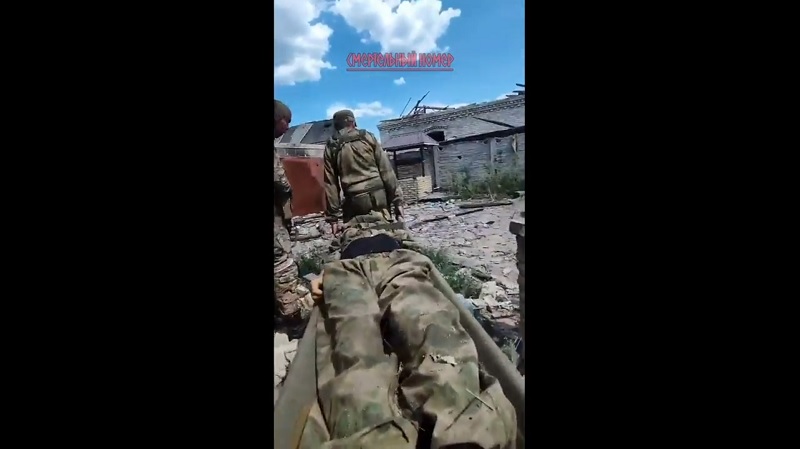 Nsfw Russian Aid And Litter Team Steps On Toe Popper