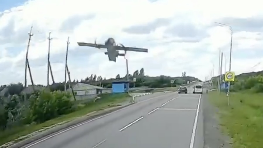 Dash Cam Records Ukrainian Drone Strike