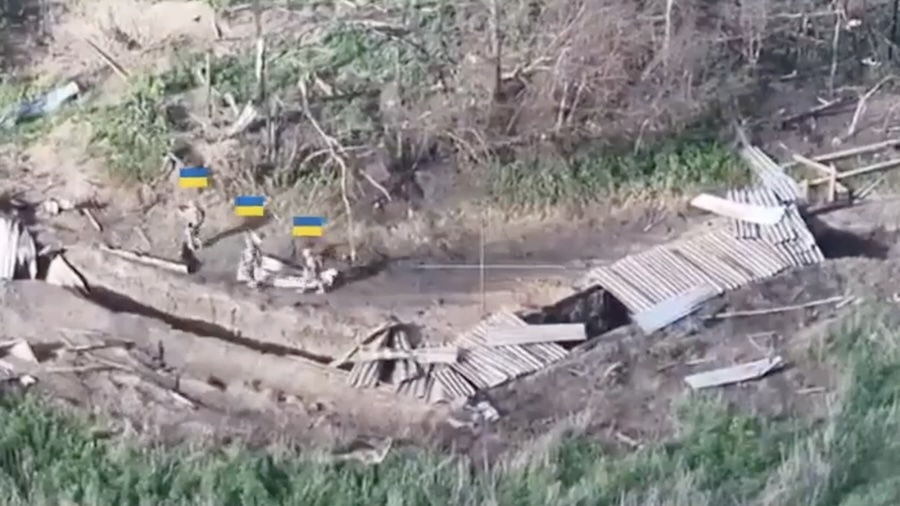 Fire Team Demolishes Entire Russian Trench Network In Kursk