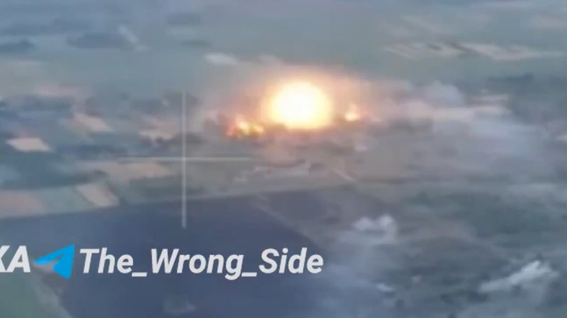 Russian FAB-500 Strikes hit Ukrainian Lines