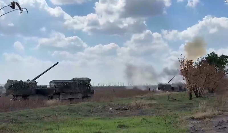 Russians Showcase New SPG 2S44 "Hyacinth-K"