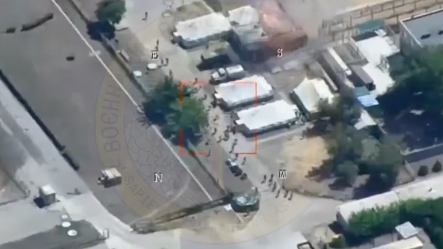 "Warmate" Loitering Munition Strikes Russian Troop Cluster